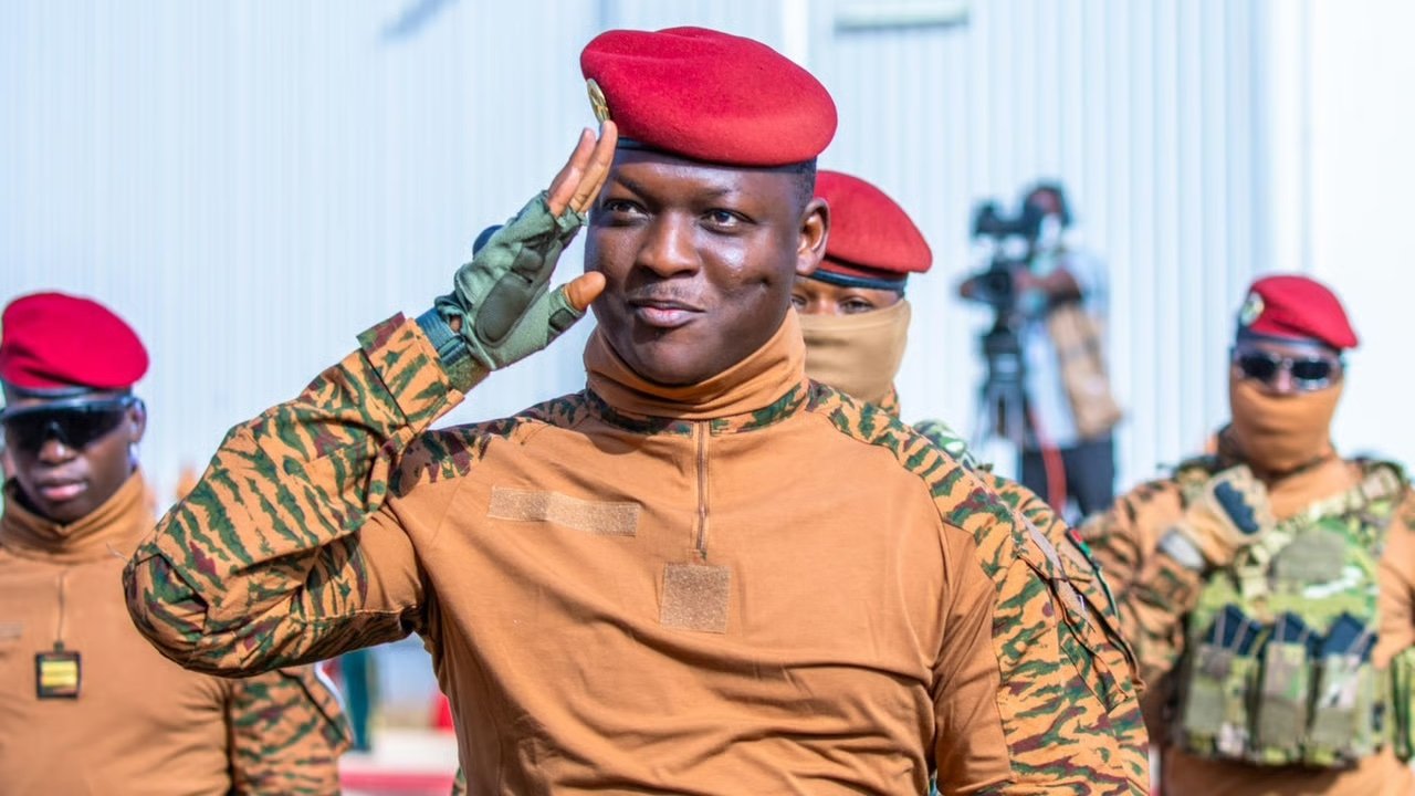 Qui est Ibrahim Traoré : l'actuel Président de la Transition du Burkina ...
